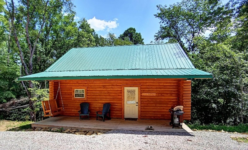 Sweet Retreat by Canopy Ridge Cabins