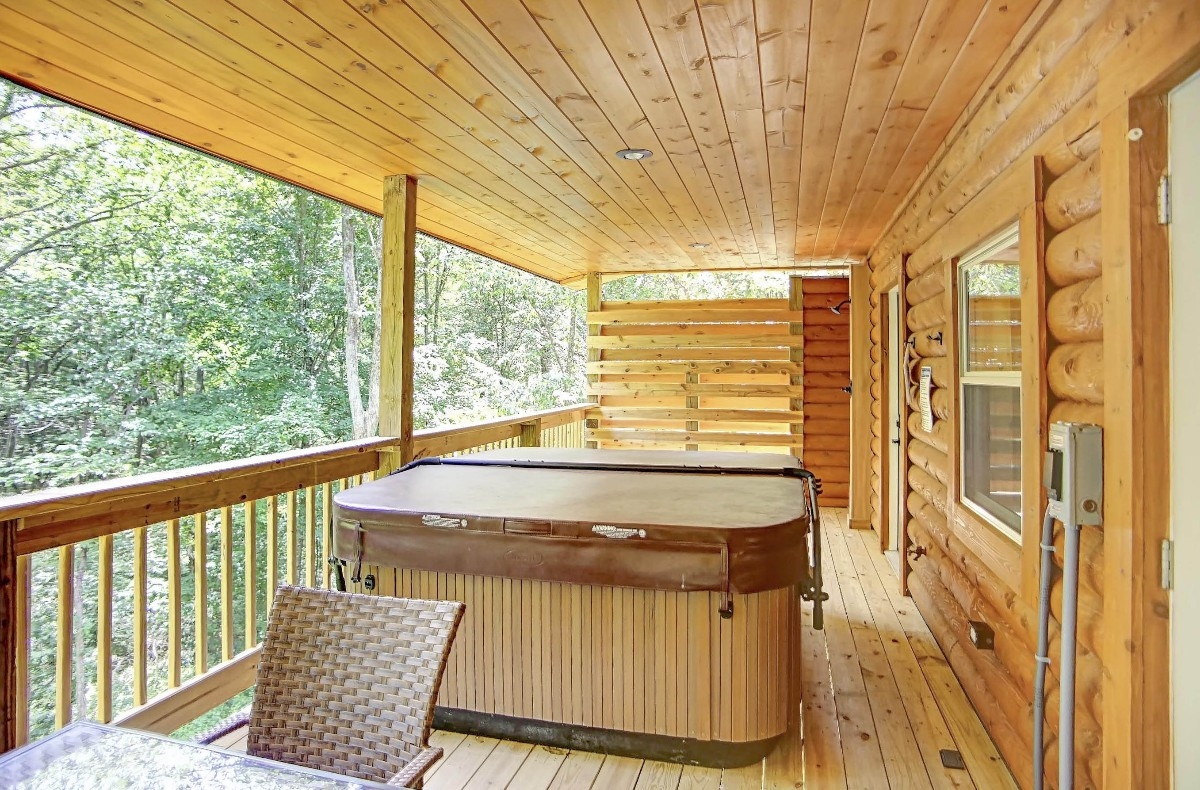Sweet Retreat by Canopy Ridge Cabins