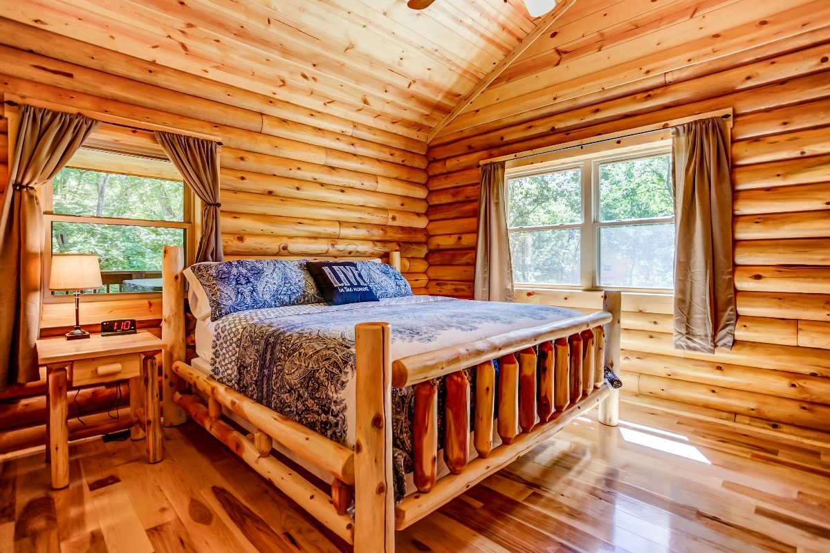 Canopy Ridge Cabins - Hocking Hills Cottages and Cabins