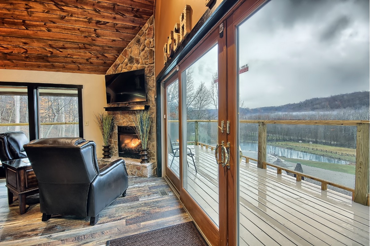 Rush Resort Luxury Lodge - Hocking Hills Lodges