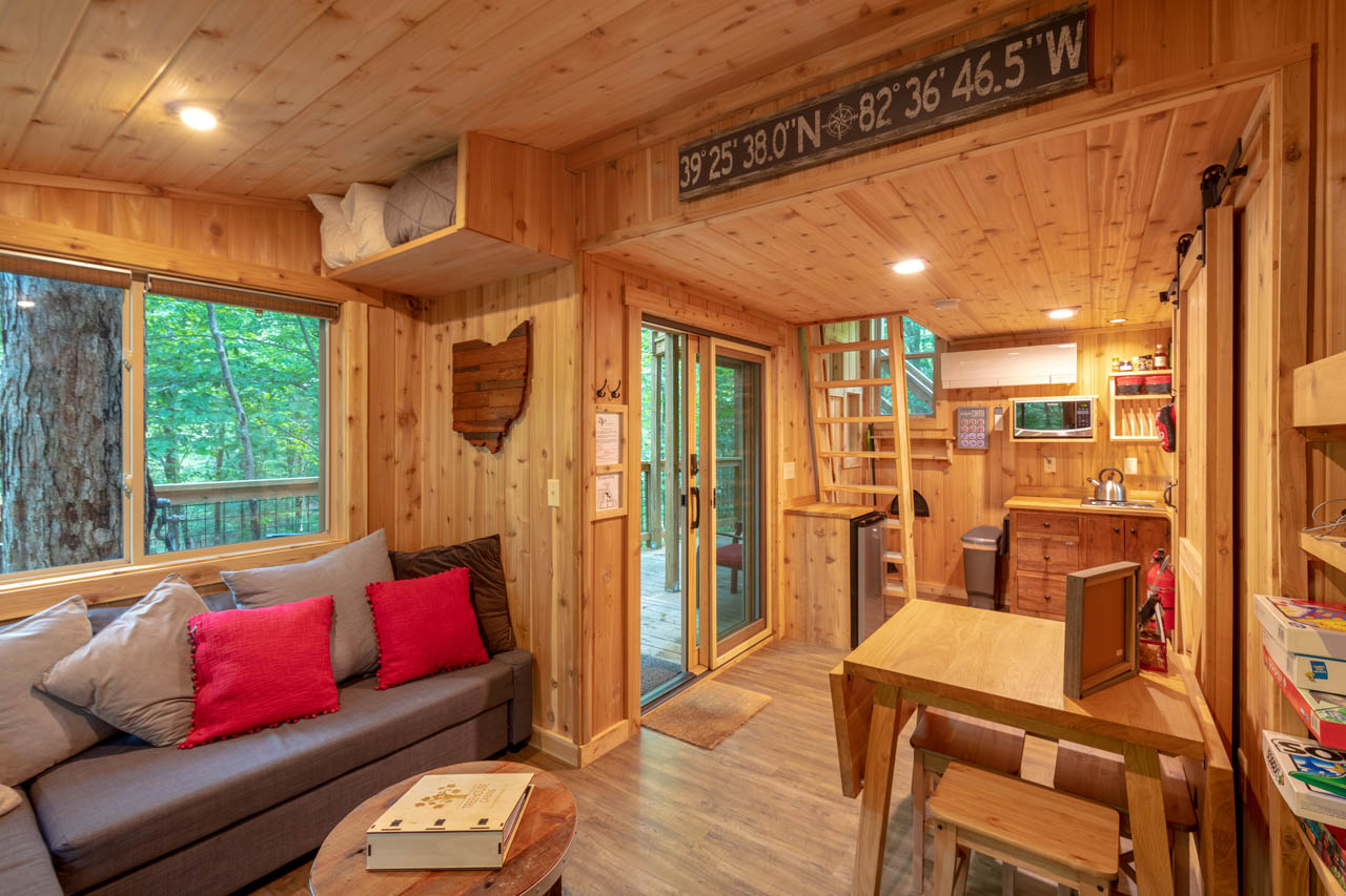 Hocking Hills Treehouse Cabins - Hocking Hills Cottages and Cabins