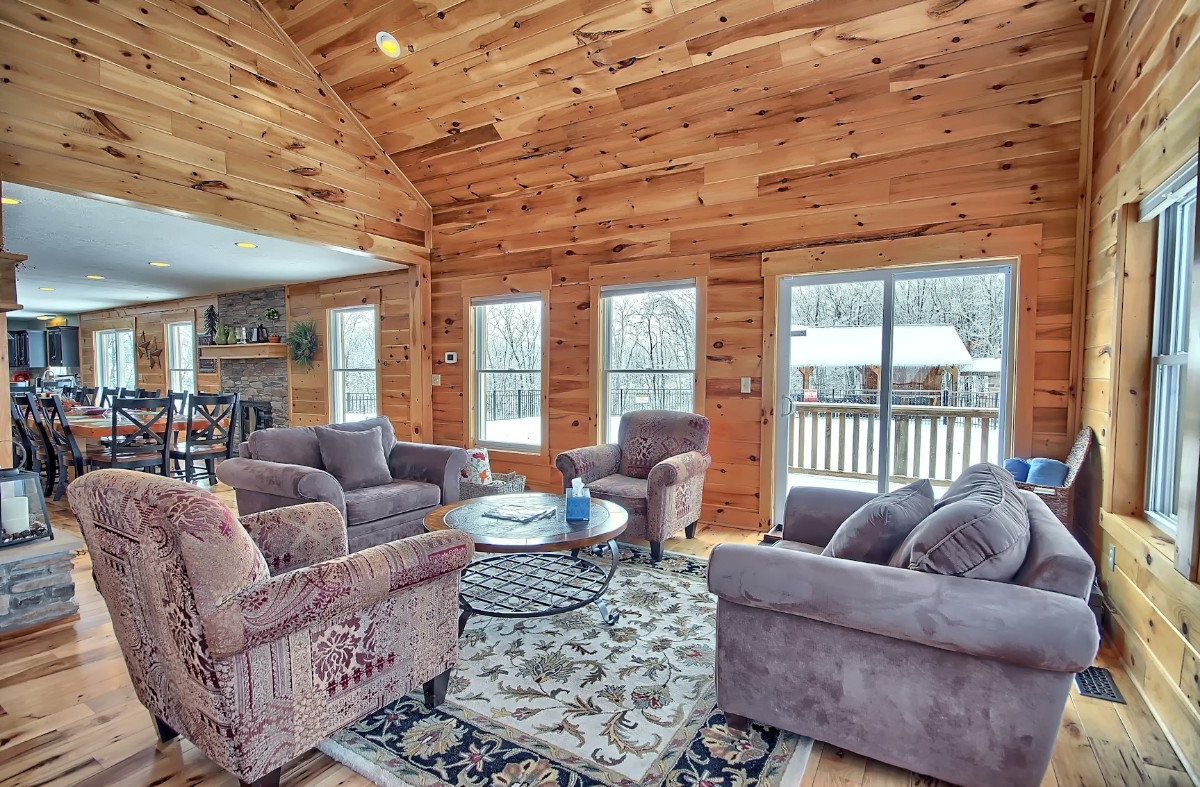 Bourbon Ridge Retreat Lodges - Hocking Hills Lodges