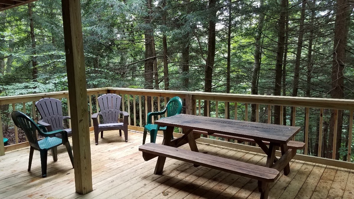 Big Pine Retreat - Hocking Hills Cottages and Cabins